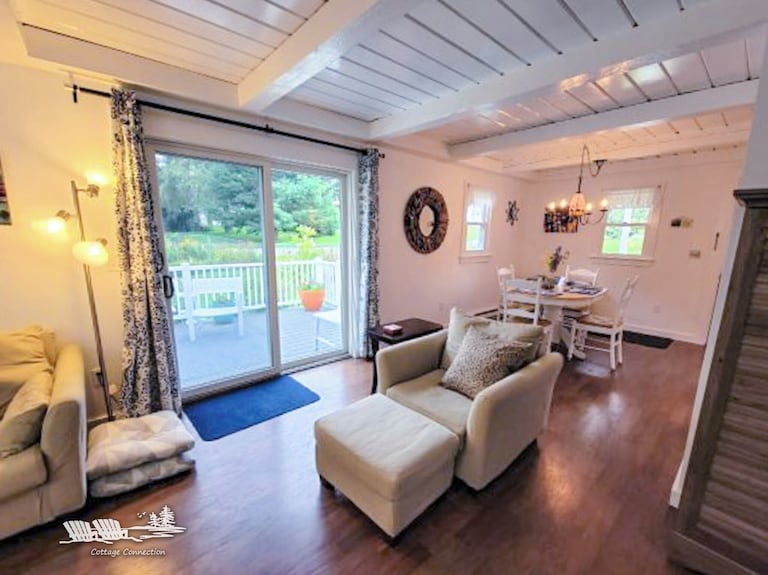 You And Your Dog Will Love This Boothbay Harbor Cottage - Boothbay Harbor, ME