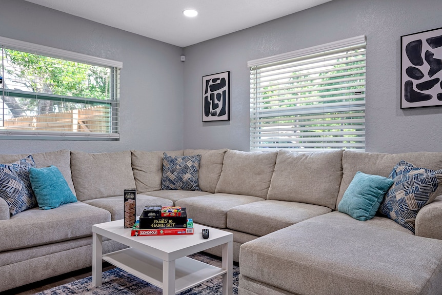 2br Apt, 5 Min To Busch Gardens | Unit B, Sleeps 6, Remodeled, Tampa - Tampa, FL