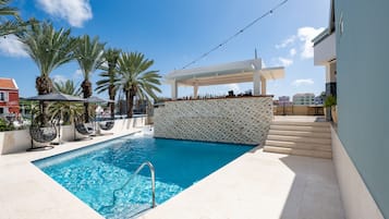 Bar à beira da piscina