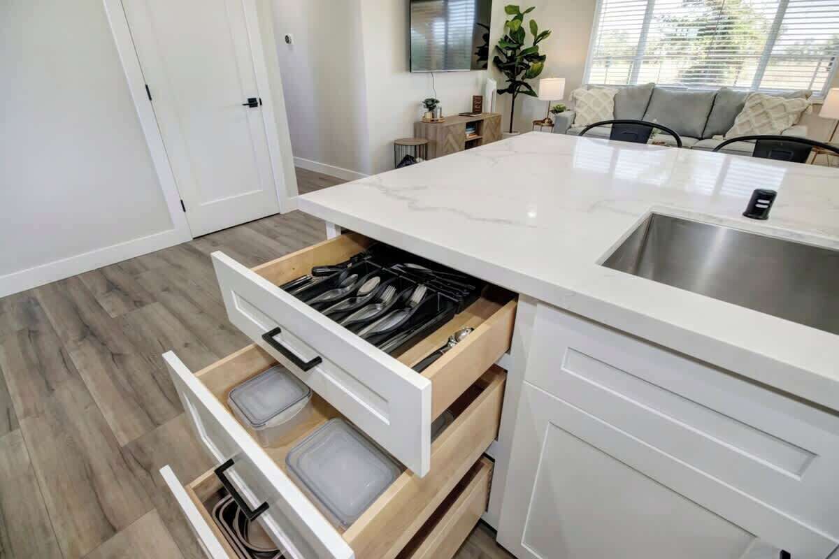 Country Property, W&d, Open Concept, Pet Friendly - Granite Bay, CA