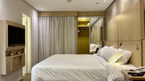 Quarto Duplo Comfort | Com decoração personalizada, com mobília individualizada, secretária 