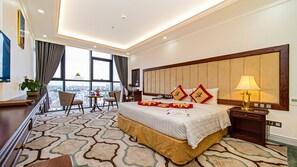 Quarto casal luxo | Roupas de cama premium, camas com colchões pillow-top, frigobar