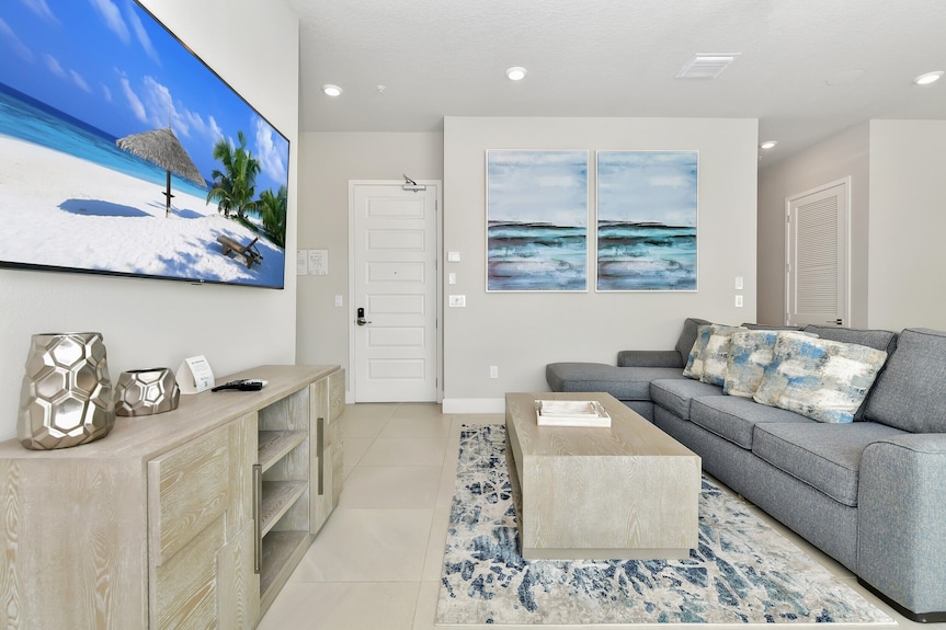 Inviting Condo Near Disney With Resort & Waterpark Access - B52-103 - Haines City, FL