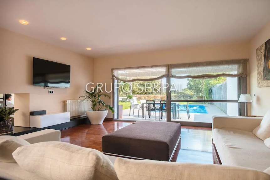 Luxury Property Overlooking The 13th Fairway - Dos Hermanas