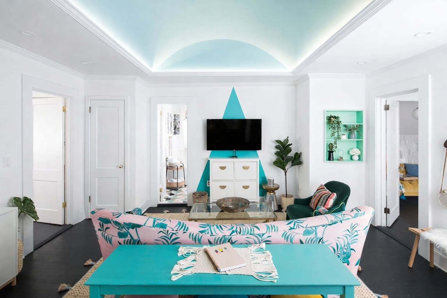 Jungalow Bungalow - State Farm Arena