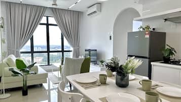 Apartamento Clássico | Sala de estar | Smart TV de 40 polegadas com canais digitais