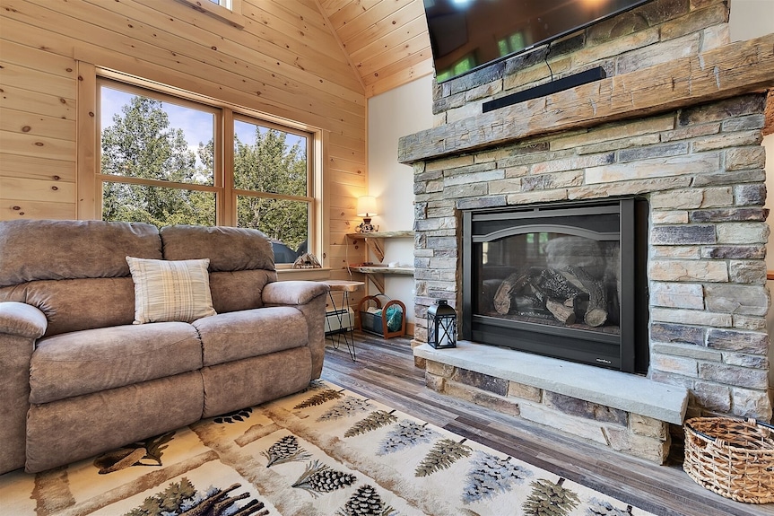 Winter Park Lodge | 4 Bed, 3 Bath - Maine