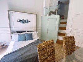 Loft família | 1 quarto, edredons de pluma, espaço de trabalho para notebook