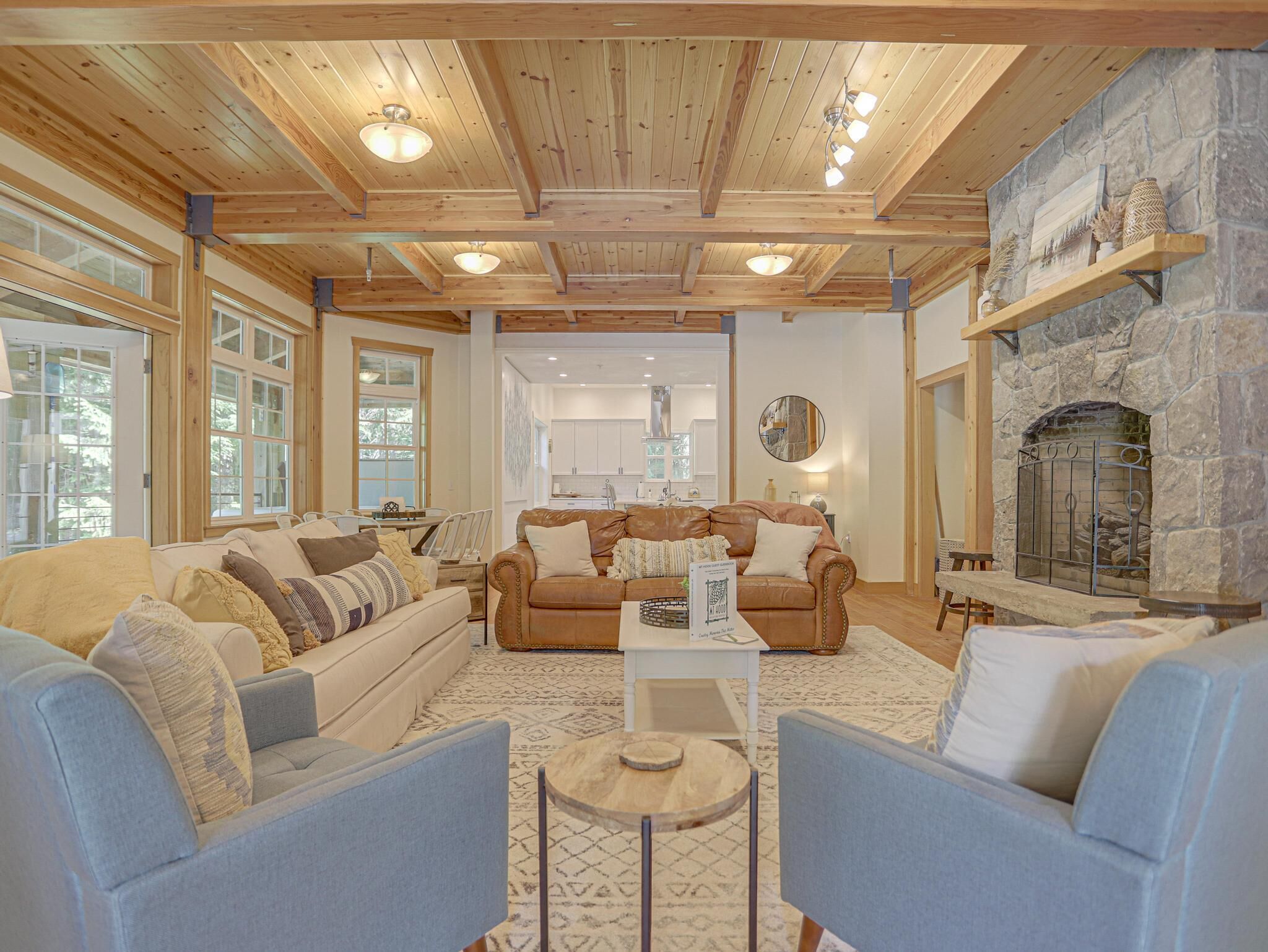 Coho Lodge-family Home*hot Tub*deck*bbq*fire Pit*pet Friendly! - Government Camp, OR