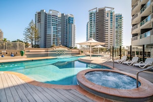 Piscina interior, piscina exterior