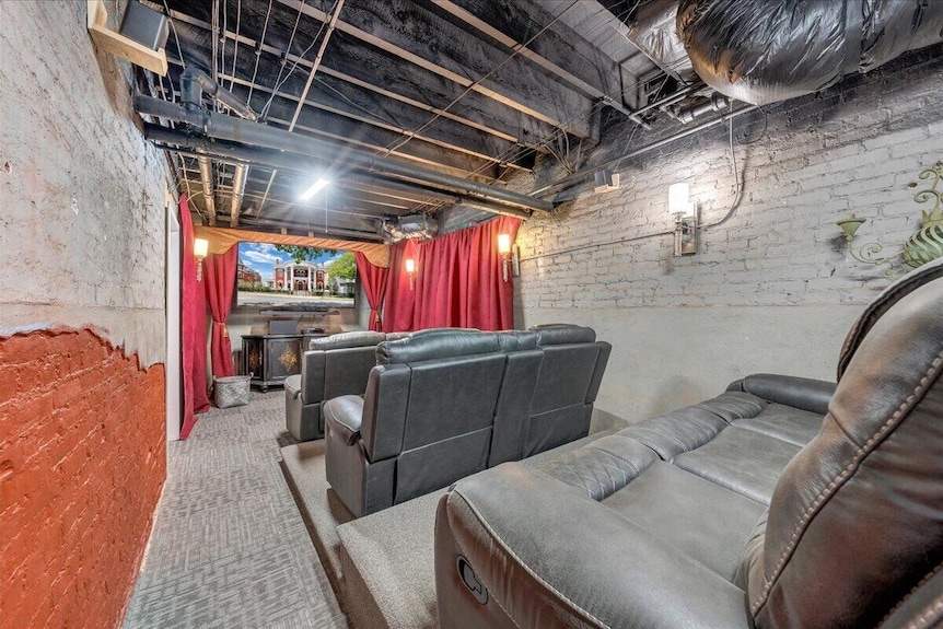 Mansion On Main | Danville Vacation Rental - Danville, VA