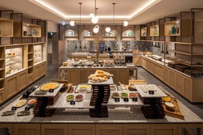 Pequeno-almoço tipo buffet diário mediante uma taxa 