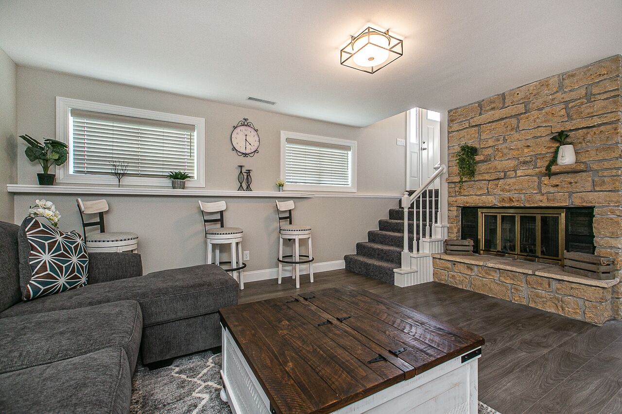 Spacious Updated Home Within Minutes To Shopping & Restaurants! - Dubuque, IA