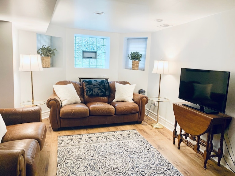 Clean, Private, Cozy Urban Oasis Chicago Greystone In Heart Of Logan Square - Chicago