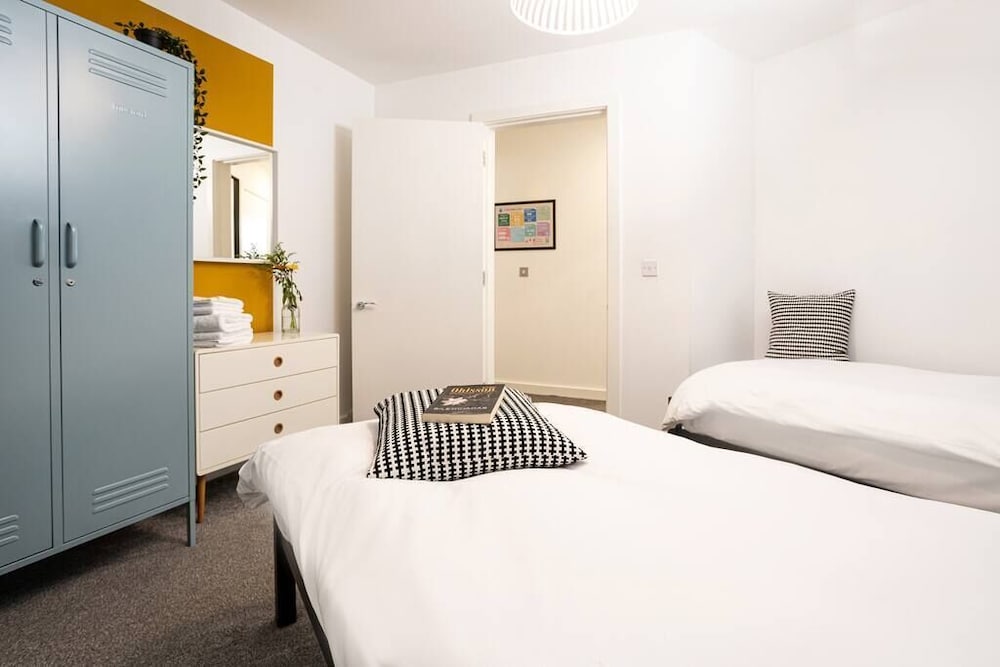 Comfortable City Apartment *Free Parking* Bridge Square Apartments - University of Cumbria in Lancaster