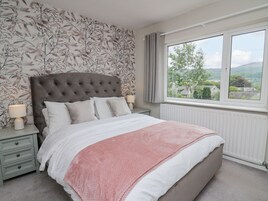 Casa de Campo | 4 quartos, com decoração personalizada, com mobília individualizada 