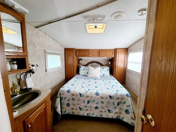 La Parguera, Precioso , Privado Y Comodo Trailer Se Alquila, Cerca De Todo - Caribbean