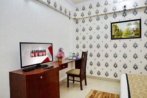 Quarto Twin Premium, 2 camas individuais, Vista para a cidade | Televisão