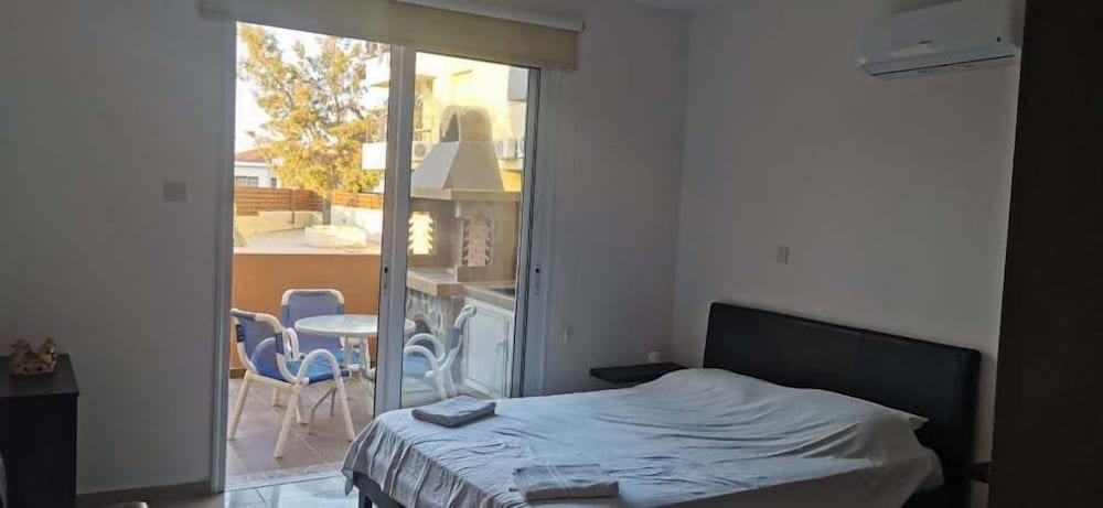 2br-7 Guests-free Parking-pool-aircon - Nissi Beach