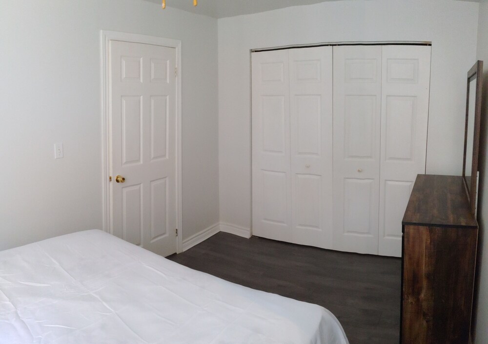 Gorgeous Home Near The St Lawrence River - Brockville