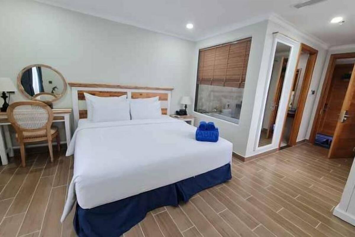 Minibar, Wi-fi grátis, roupa de cama fornecida