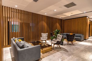 Salas para tratamentos a dois, sauna seca, banheira de hidromassagem