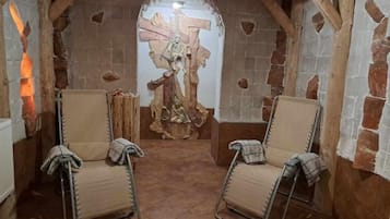 Sauna, banheira de hidromassagem, massagens de pedras quentes