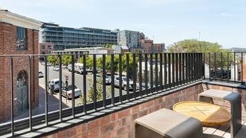 Apartamento empresarial | Sacada