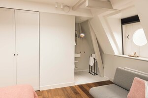 Quarto Duplo Familiar | Roupa de alta qualidade, camas de colchão pillowtop 