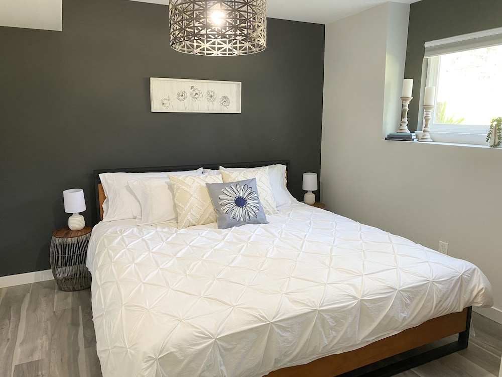 Modern & Cozy Okanagan Nature Retreat With King Suite And Full Kitchen - West Kelowna