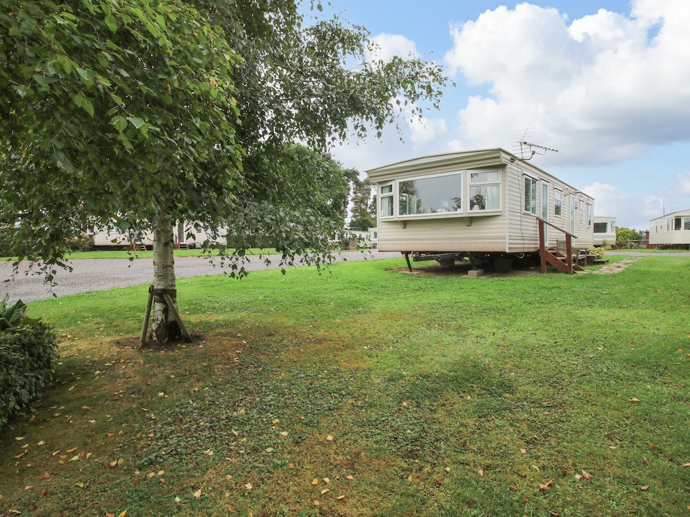 8 Old Orchard - Staffordshire