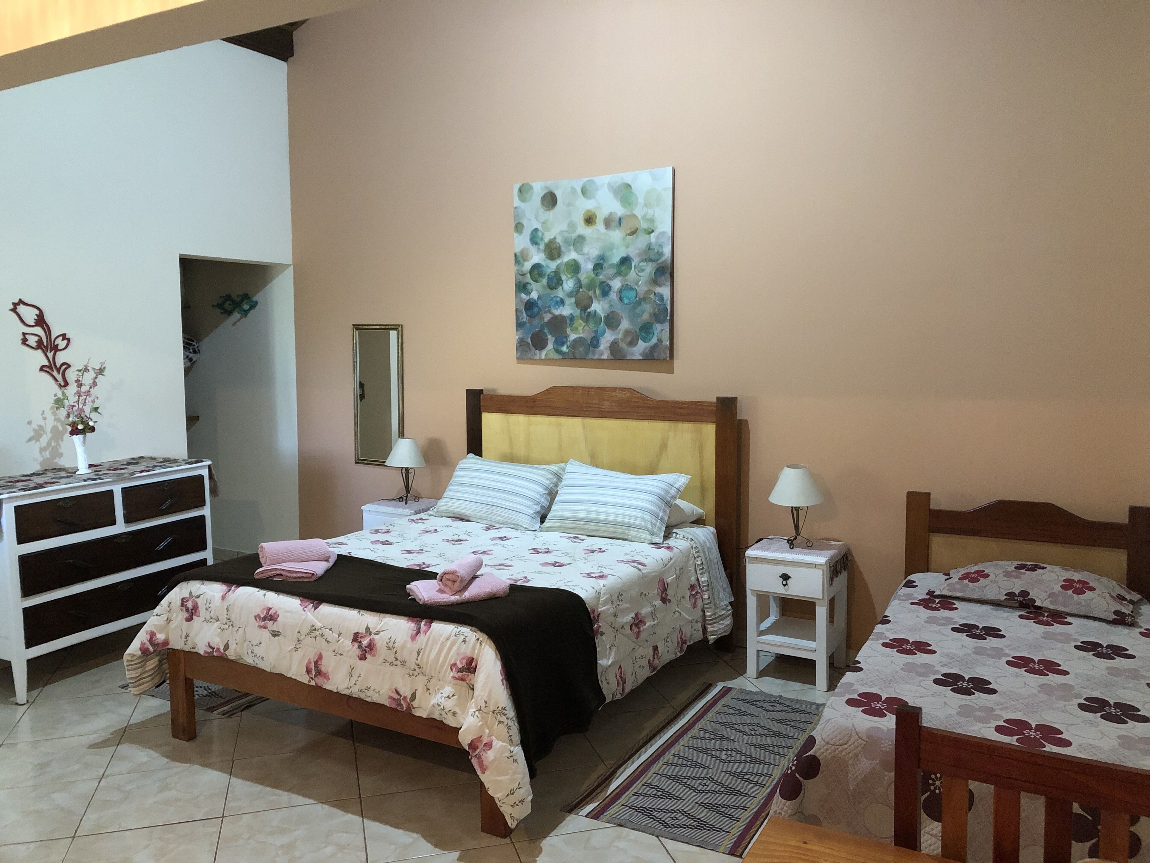 Minibar, ferro/tábua de engomar, Wi-fi grátis 