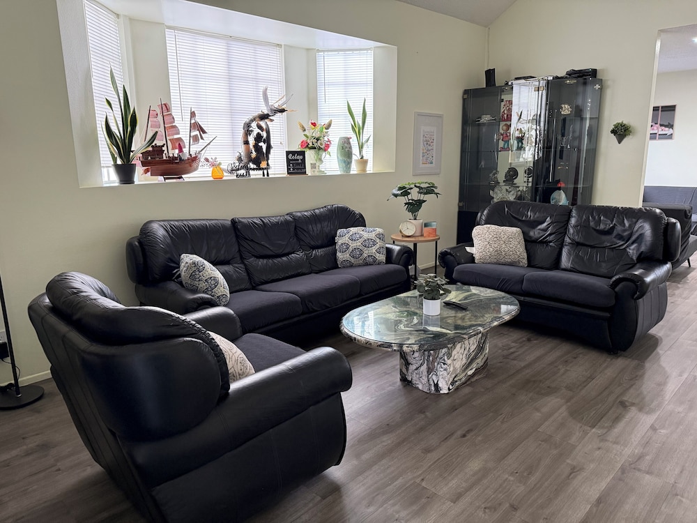 Private Relaxing Getaway 4 Bdrm 2.5bath Home Great For Family Vacations - Pasadena, CA
