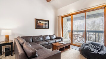 Casa (2 Bedrooms) | Interior