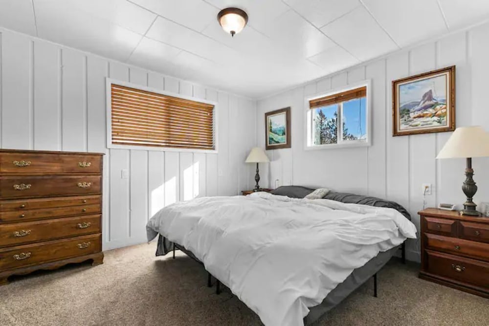 2 Blocks From The River And 1/2 Mile From Downtown - Bend, OR