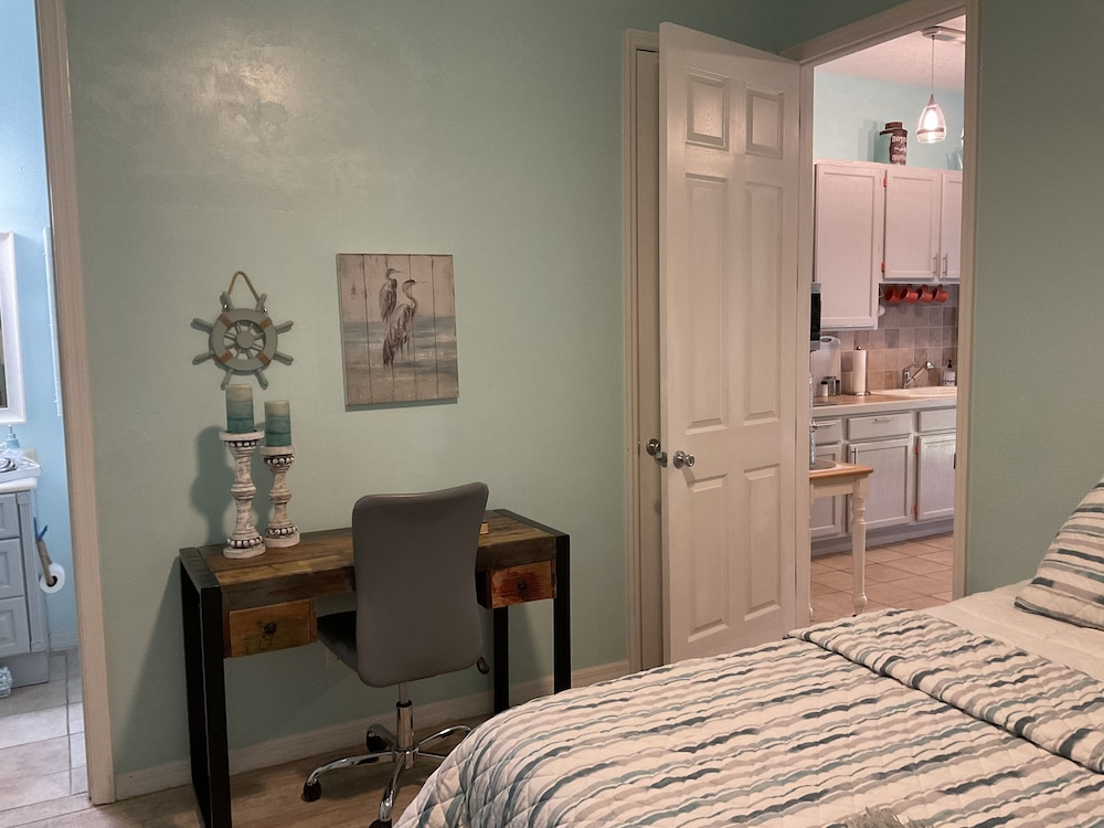 Walk To Flagler Beach And Downtown Amenities - Flagler Beach, FL