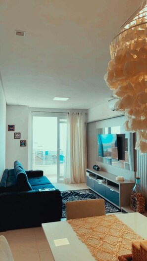 Apto Espelho das aguas Ingleses Floripa | Sala | Smart TV de 42 polegadas com canais digitais, televisor 