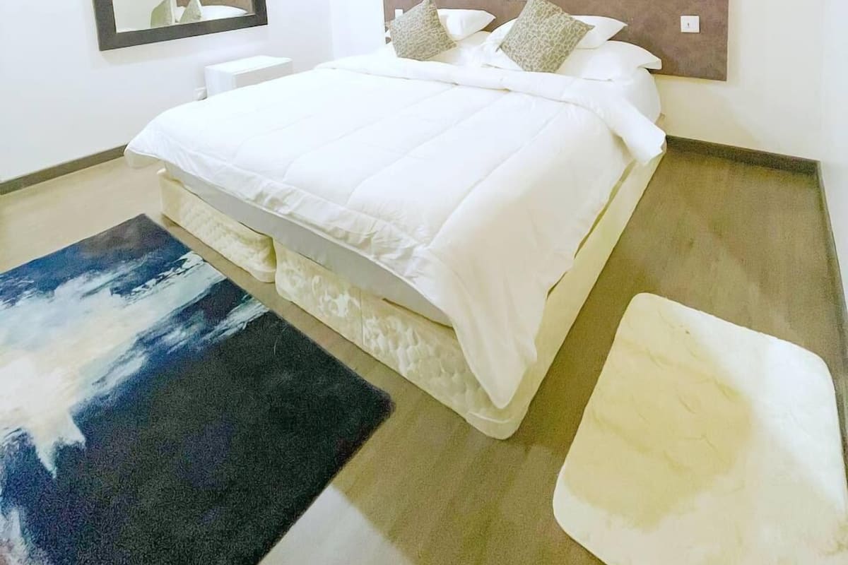 Quarto Duplo Standard | Cofre no quarto, Wi-fi grátis, roupa de cama fornecida