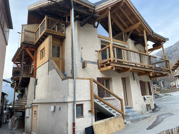Beautiful 4 Bed Chalet In Sainte Foy Village: 10 Minutes From Skiing! - La Rosière