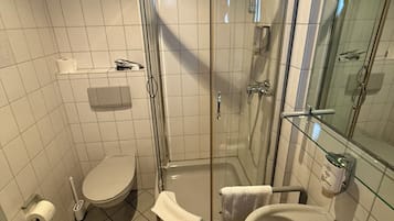 Quarto Individual Básico | Secretária adequada para computadores portáteis, Wi-fi grátis