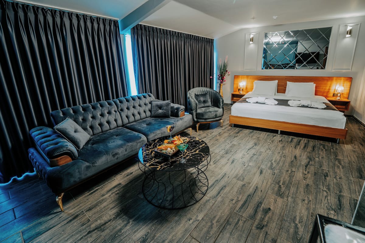 1 quarto, Wi-Fi de cortesia, roupa de cama