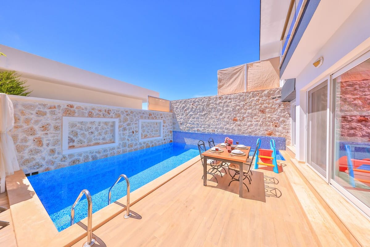 Villa Onay 2 | Área de estar | TV