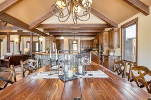 Villa (4 Bedrooms) | Restaurantes