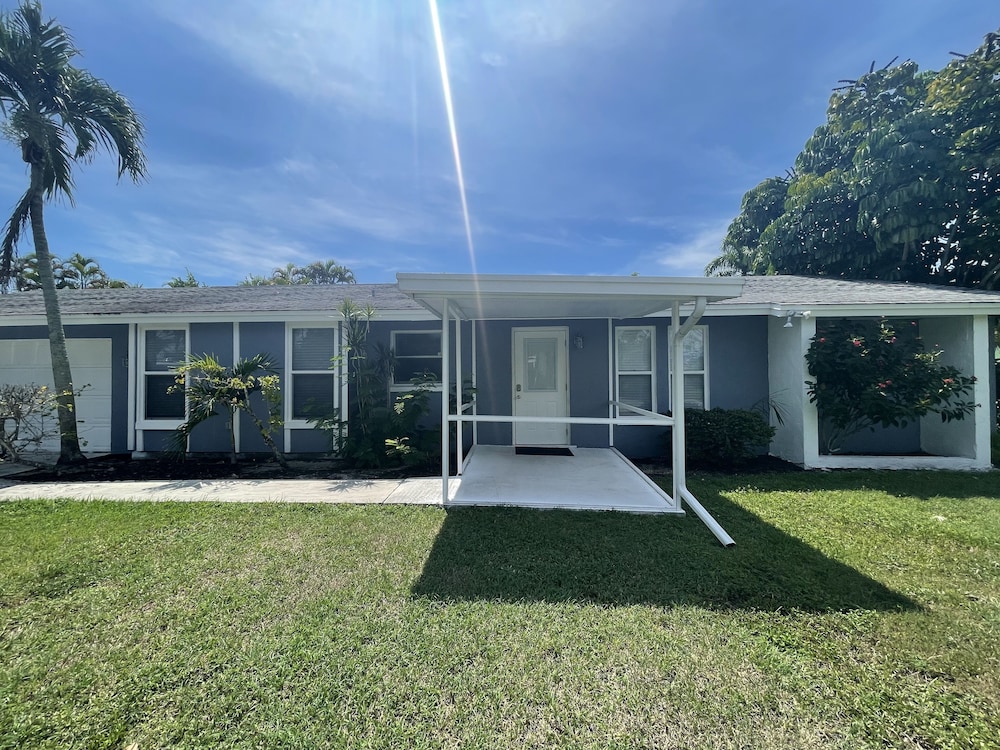 Island Escape - Fort Myers Beach, FL