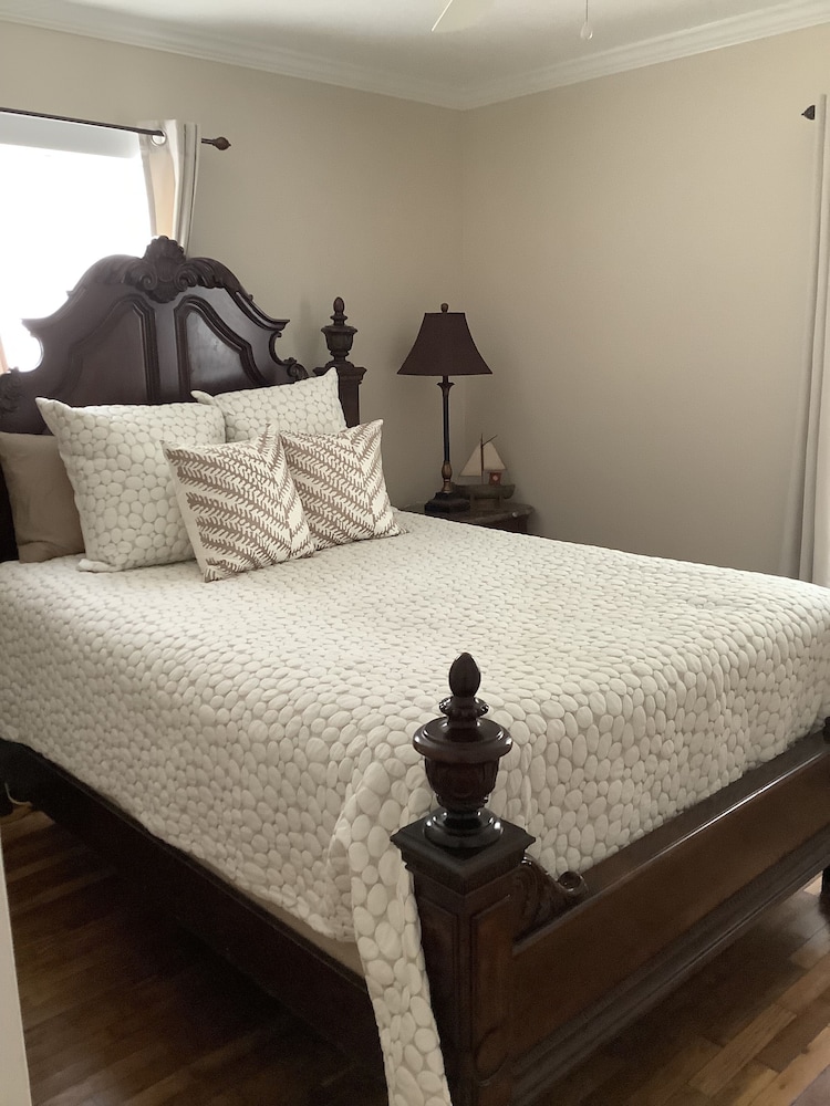 The Cottage By The Gulf - Just Steps To The Beach! - Mississippi