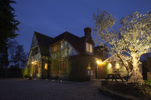 *Large Whole Family Celebration House, Less Than 2min Walk To Village Pub & Sea* - Chichester