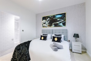 Apartamento de Luxo | 2 quartos, ferro/tábua de engomar, Wi-fi grátis 