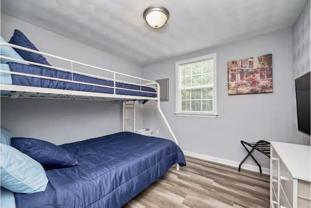 Comfortable & Private 2 Bedrm Cottage W/ King Bed. - Portsmouth, VA