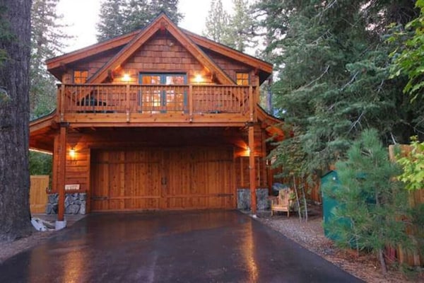 Sierra View Apt · Sunny And Cozy Lake Forest Beach Cabin - Tahoe City, CA