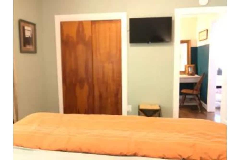 Peaceful, Relaxing Cottage - Minutes To Asheville - Swannanoa, NC